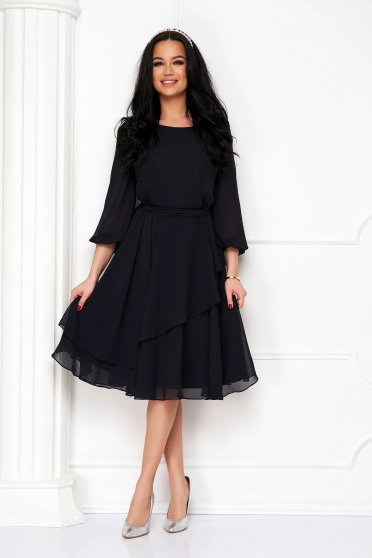 Rochie din voal neagra in clos cu maneci bufante decupate