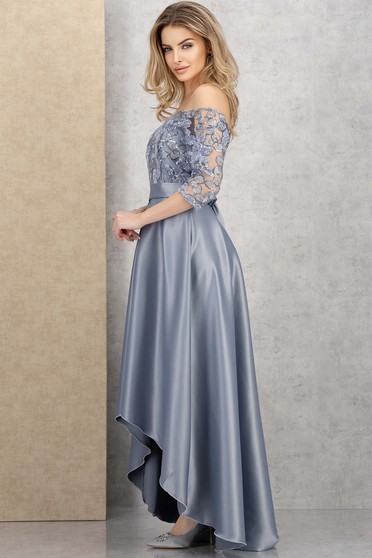 Rochie din satin gri asimetrica in clos cu umeri goi si aplicatii cu ...