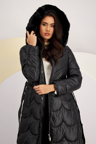 Geaca din fas neagra lunga cambrata cu gluga si insertie de blana ...