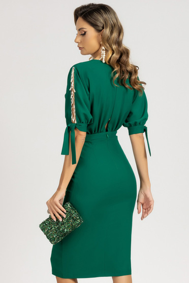 Rochie din material subtire verde midi tip creion cu franjuri din perle ...