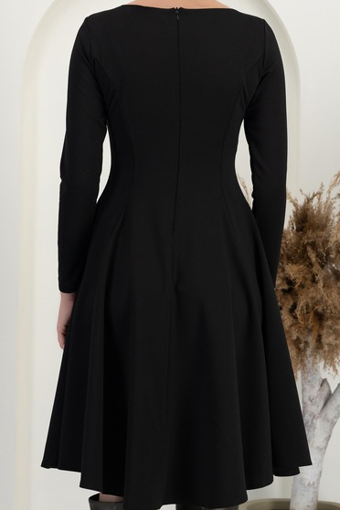 Rochie din jersey neagra pana la genunchi in clos cu decolteu rotunjit ...
