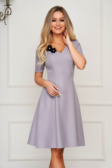 Rochie StarShinerS gri eleganta midi in clos cu decolteu in v din stofa ...